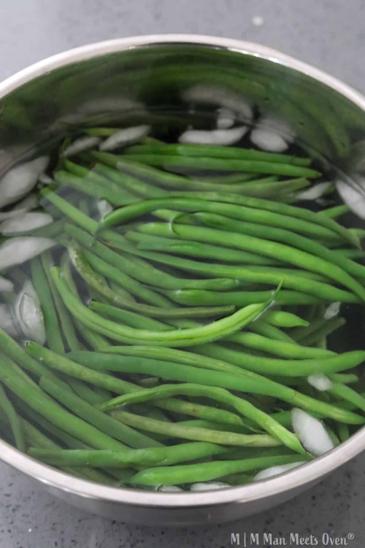 Sautéed Green Beans With Garlic - Man Meets Oven